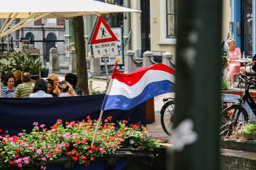 All S.T. Dupont Lighter Models Explained (1941–Today): The Ultimate ...